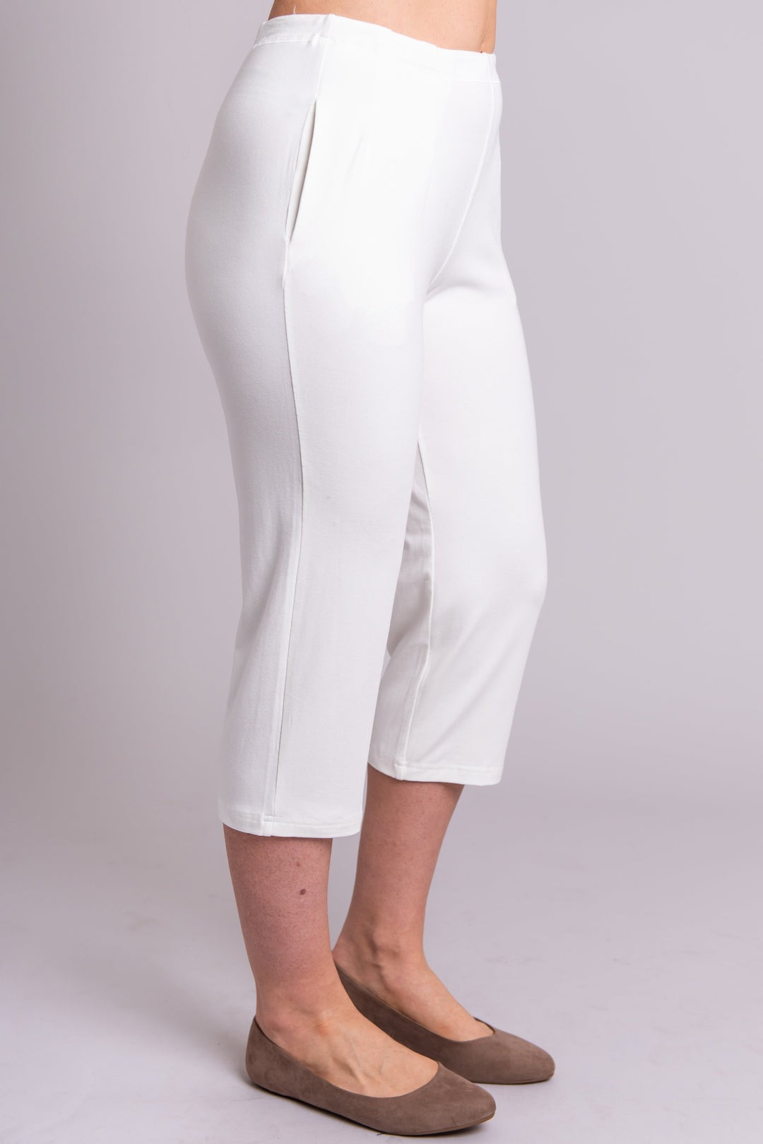 Shop Local Bamboo White Susan Capri - Fashion Unique – Daring Diva ...